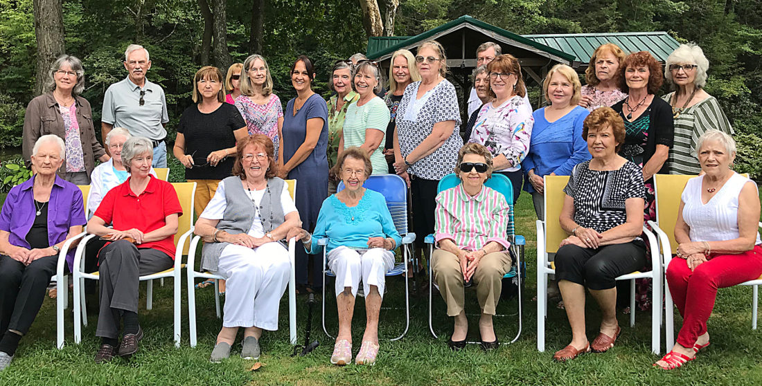 Emma Scott Garden Club hosts picnic | News, Sports, Jobs - The ...